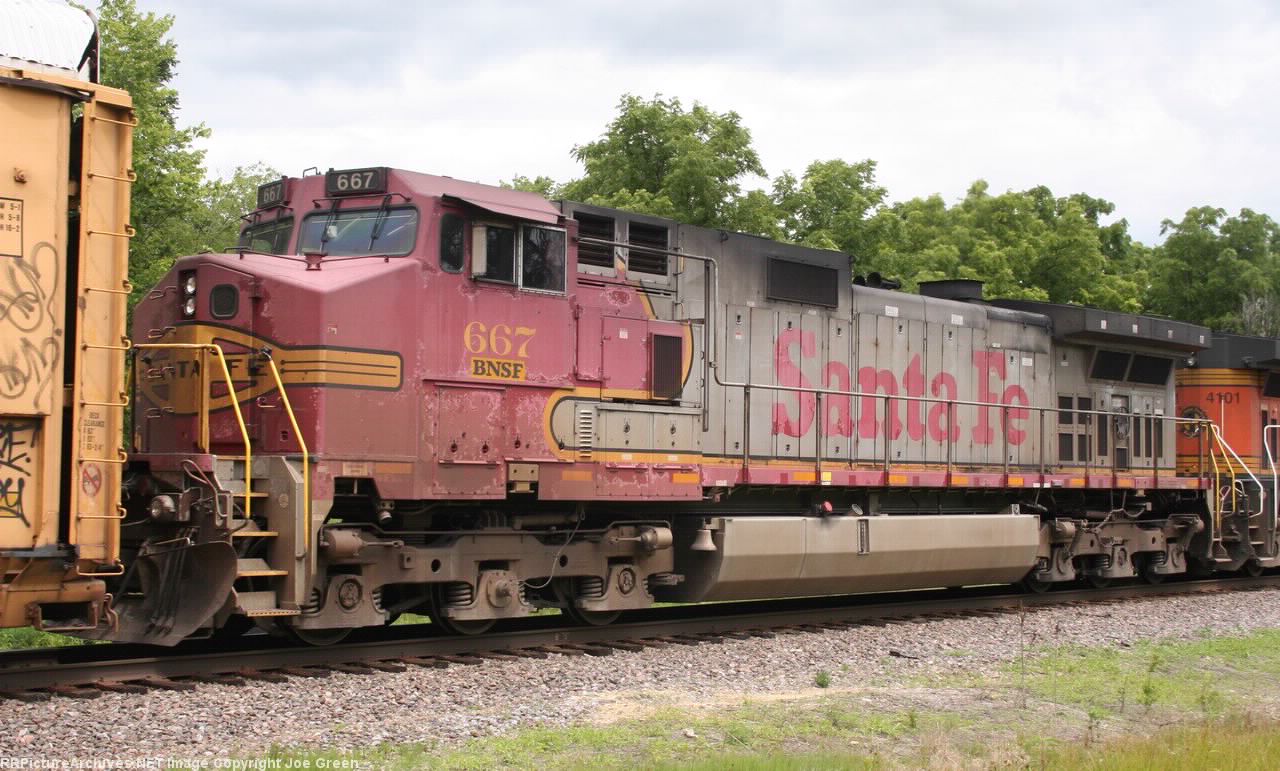 BNSF 667